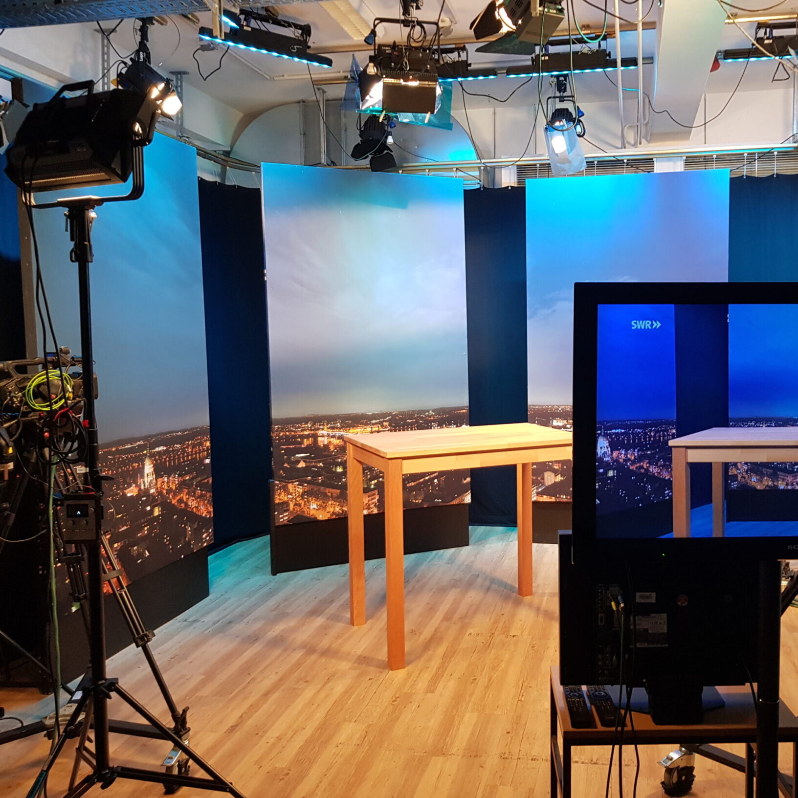 Nutz unsere Schnittplätze und unser Studio | OK Mainz